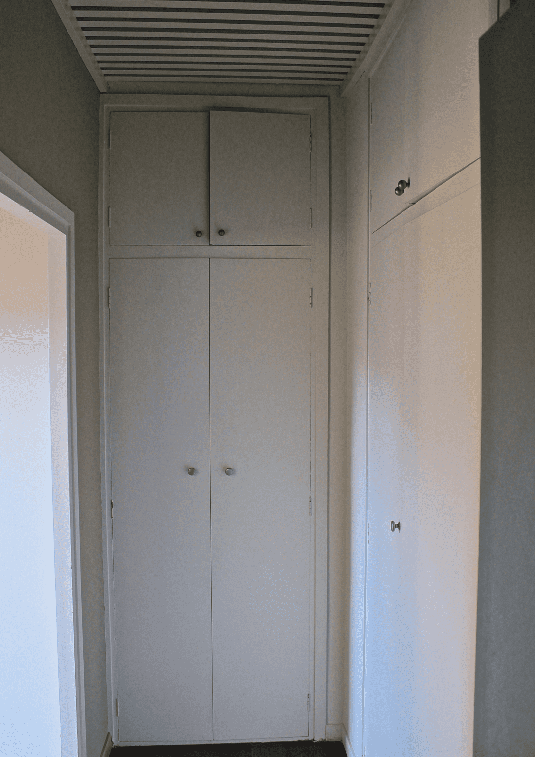 12 Fitted Wardrobe Ideas For Small Bedroom | Innovative Designs